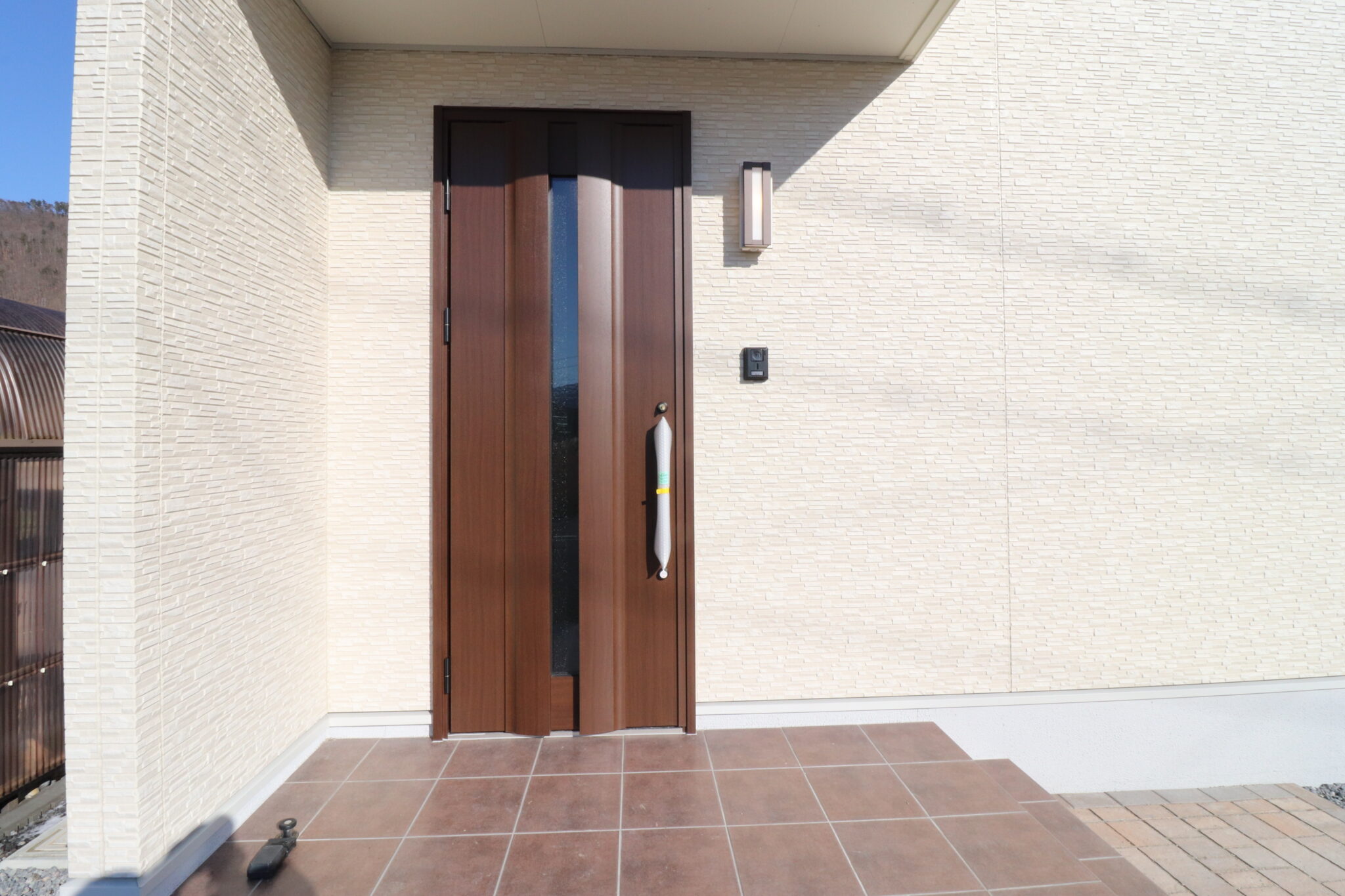 玄関ドアの施工事例（VenatoD30 CO4） – DX推進室